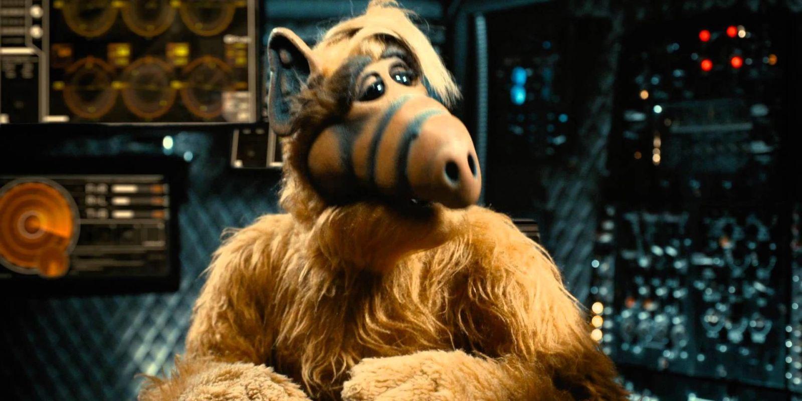 Alf regresa gracias a Ryan Reynolds - La Cosa Cine