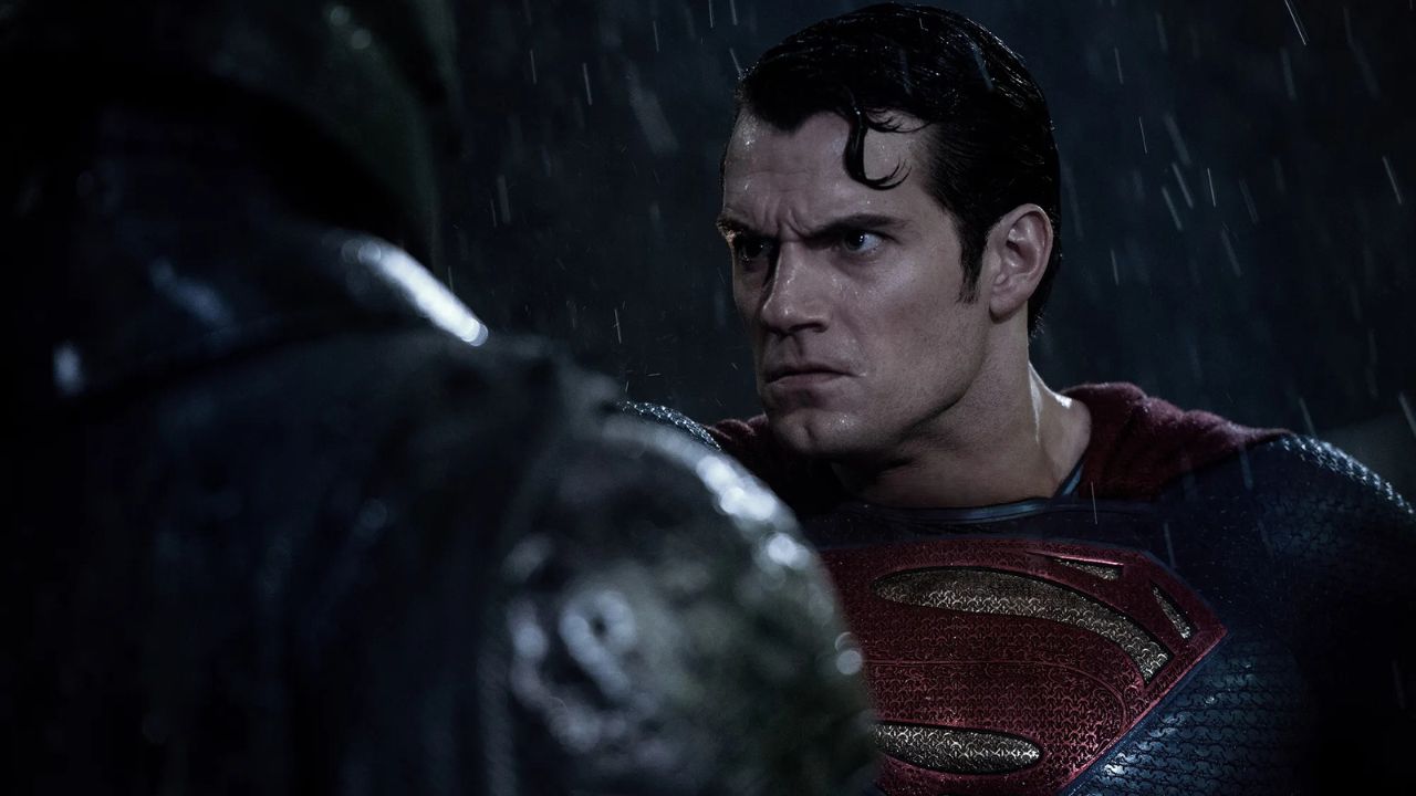 HENRY CAVILL IBA A VOLVER COMO SUPERMAN
