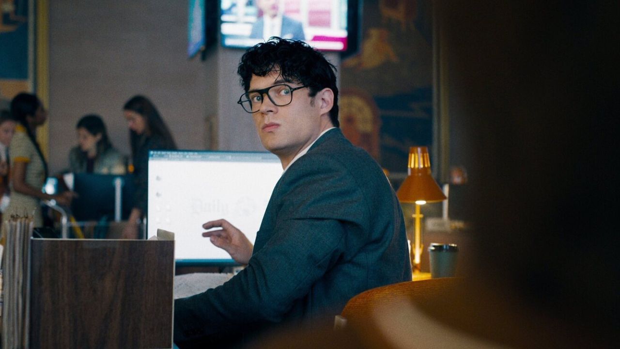 ASÍ ES COMO SUPERMAN OCULTA SU IDENTIDAD